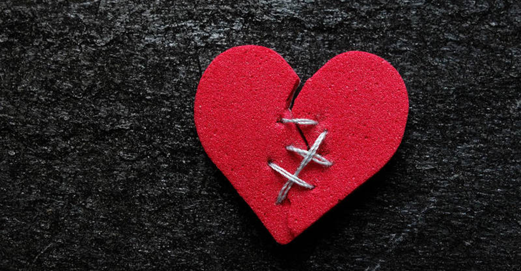 ¡ESTÁN CONECTADOS! Qué es el "síndrome del corazón roto" y por qué ...