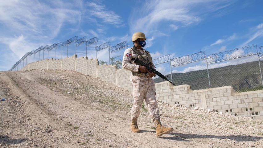 ¡TRAS ASESINATO DEL PRESIDENTE! República Dominicana cierra su frontera con Haití - Noticia al ...