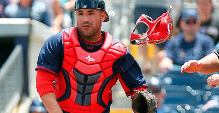 ¡RECEPTOR DE BOSTON REDS SOCKS! Sandy León mostró su valía detrás del ...