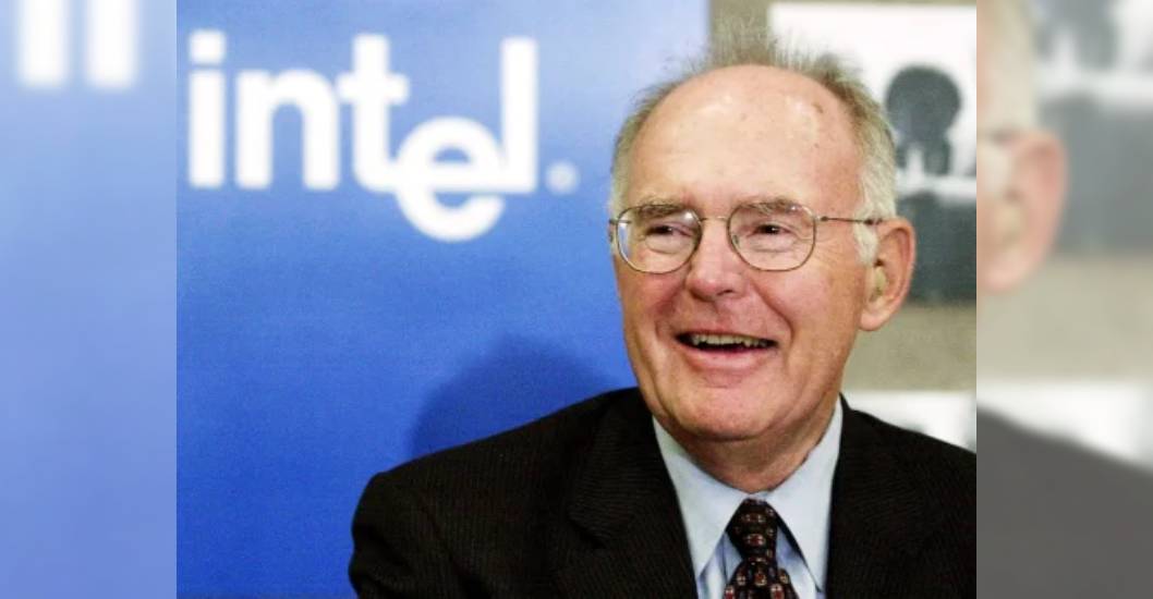 ¡ENTRE FAMILIARES EN HAWAI! Muere el cofundador de Intel Gordon Moore a ...