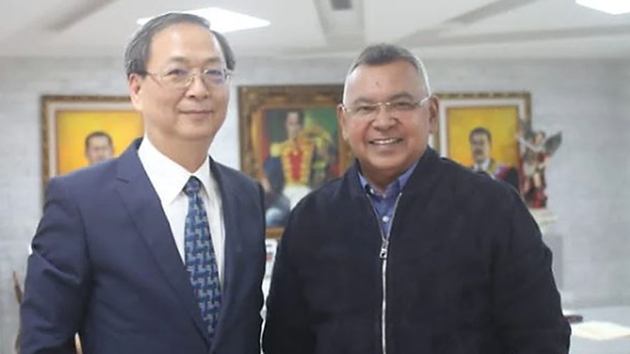 ¡COOPERACIÓN PARA ENERGÍA ELÉCTRICA! Firman ministro Néstor Reverol y ...