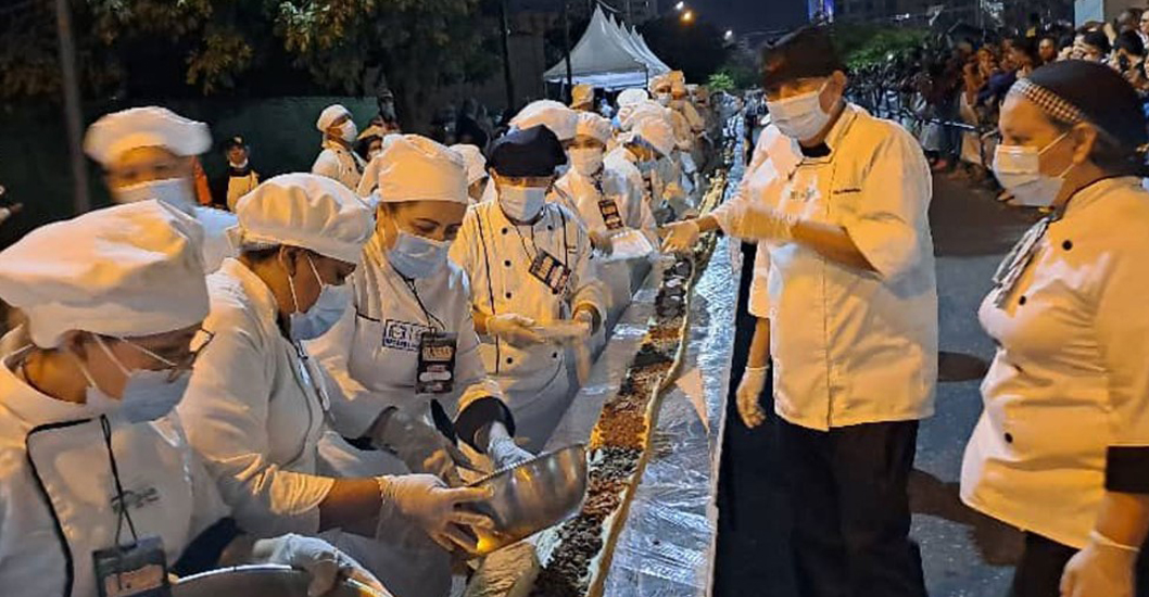 ¡EL PEPITO MÁS GRANDE ES GUARO! Rompen Récord Guinness en Barquisimeto ...