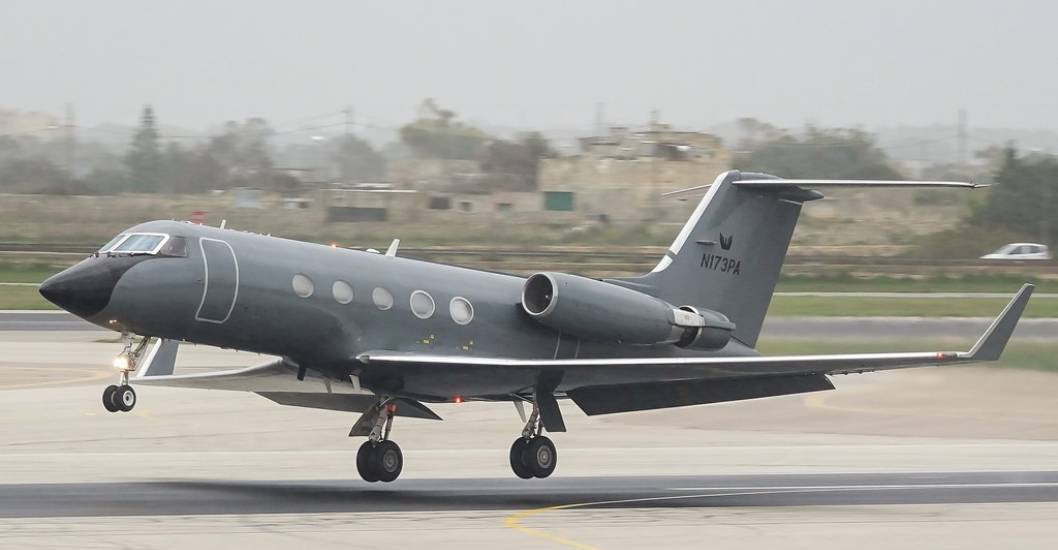 ¡VINO DESDE MIAMI! Reportan aterrizaje de un avión de la CIA en suelo ...