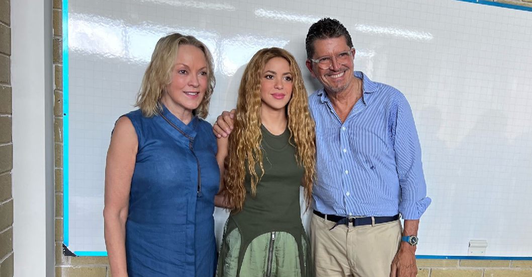 ¡LABOR SOCIAL PARA RECONOCER! Shakira inauguró colegio en Barranquilla ...