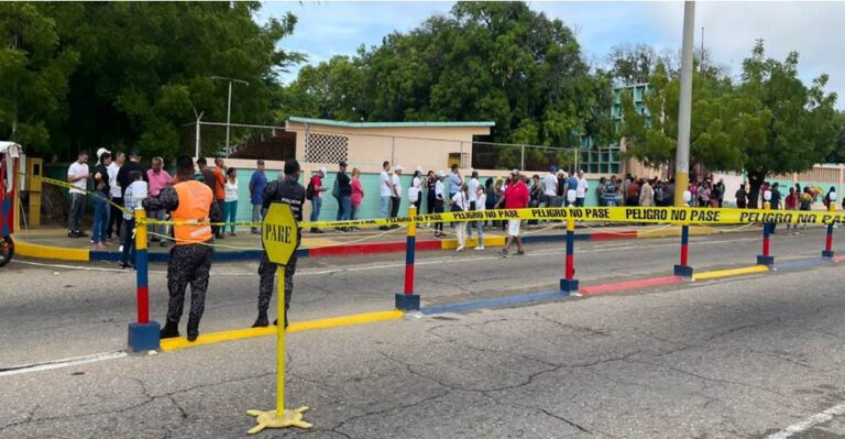 ¡CON BUENA AFLUENCIA Y TOTAL NORMALIDAD! Arranca simulacro electoral del referendo consultivo en ...