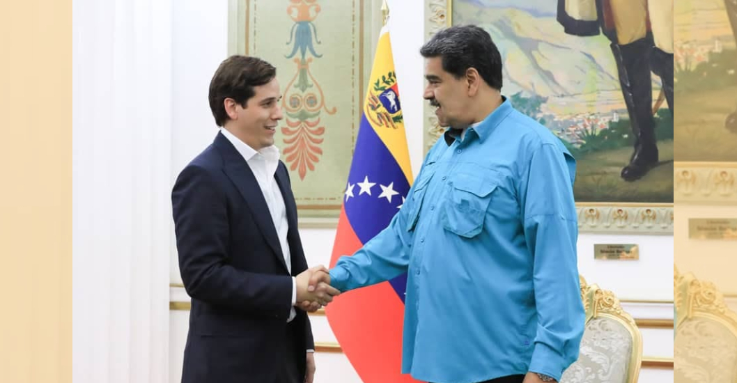 ¡PADRINO SILENCIOSO! Titular de la FVF: Nicolás Maduro será el primer presidente en llevar a la ...