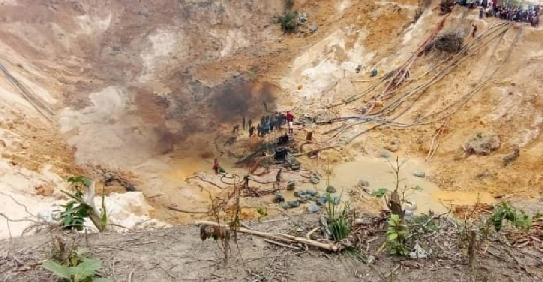 ¡SEGUNDO COLAPSO EN EL MES! Diez muertos y tres heridos por derrumbe de mina en Bolívar ...