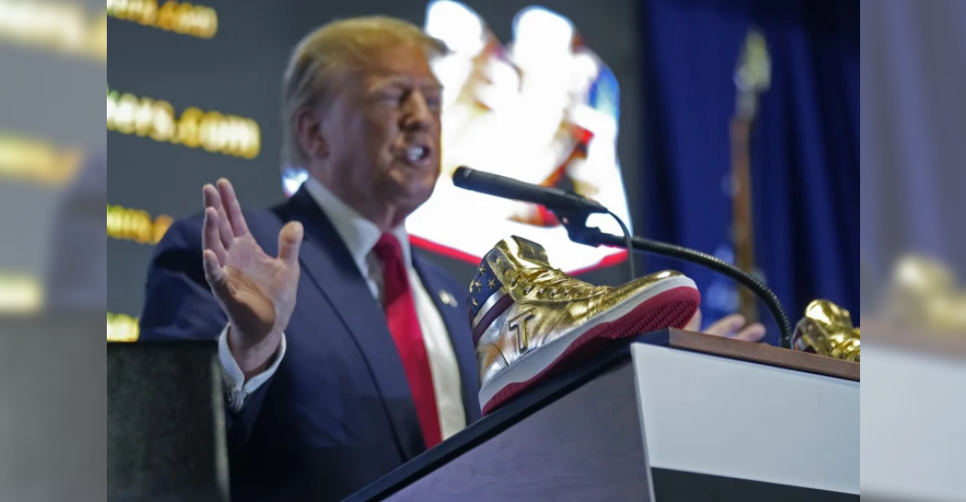 ¡licencia Aprobada Donald Trump Lanza Una Línea De Tenis Un Día