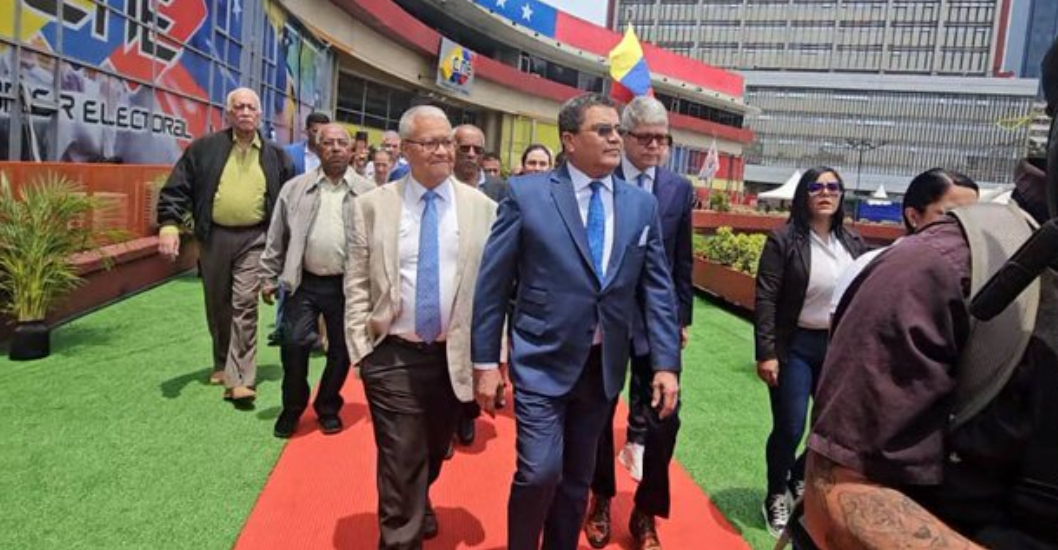 ¡CNE LOS ADMITE EN LA CONTIENDA! Benjamín Rausseo y Claudio Fermín ...