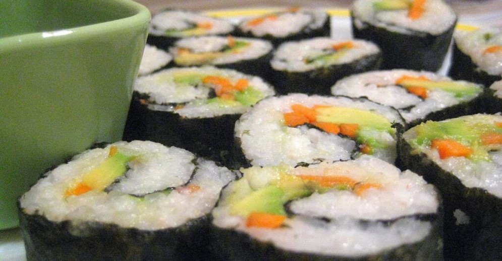 ¡COCINA AL MINUTO! Descubre cómo hacer sushi en casa - Noticia al Minuto