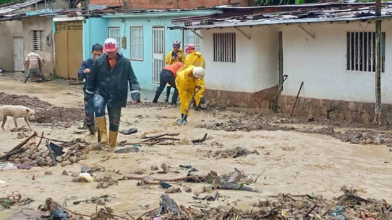 ¡COMUNIDADES EN VILO! Autoridades mantienen alerta en Táchira por ...