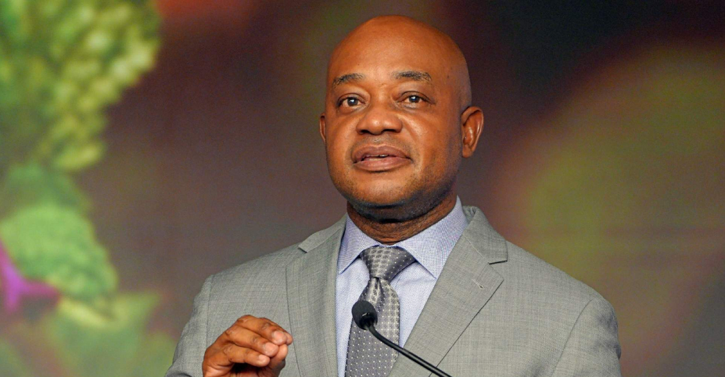 ¡LAURA SARABIA SERÍA SU REEMPLAZO! Luis Murillo renuncia a su cargo ...