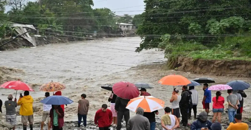 ¡CENTROAMÉRICA EN ESTADO DE ALERTA! Continúa la amenaza por la tormenta ...
