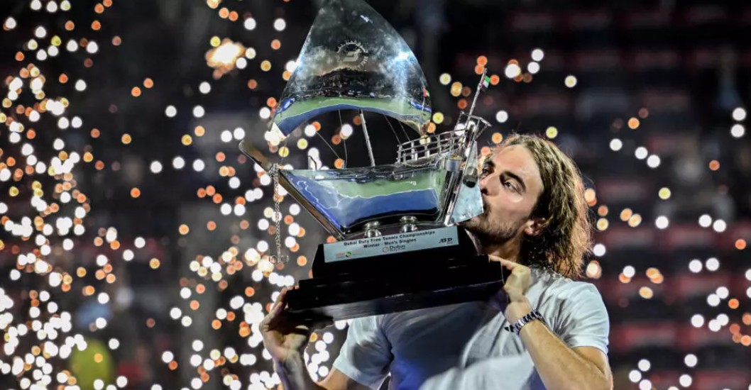 ¡EL DULCE SABOR DE LA CONSAGRACIÓN! Tsitsipas gana en Dubái su primer título ATP en casi un año ...