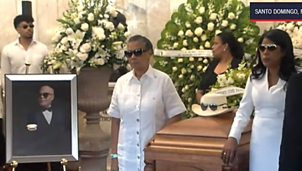 ¡ASÍ TRANSCURRE EL HOMENAJE A RUBBY PÉREZ! Consternación, impotencia y dolor marcan despedida ...