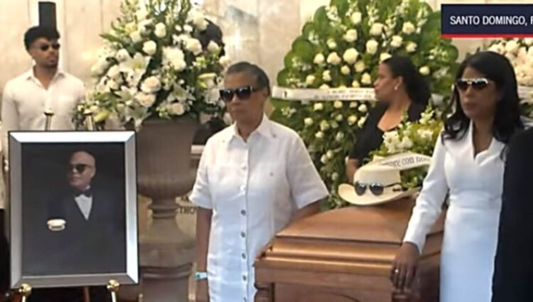 ¡ASÍ TRANSCURRE EL HOMENAJE A RUBBY PÉREZ! Consternación, impotencia y dolor marcan despedida ...