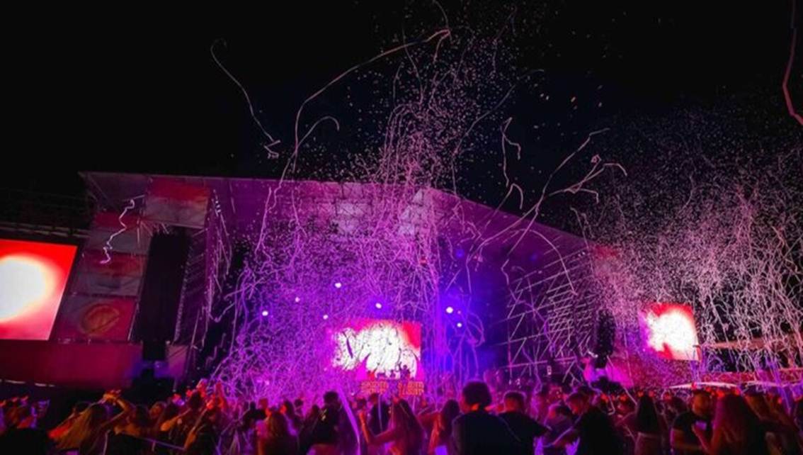 ¿SE IRÁ A REPETIR? Así vibra el Poliedro con el 'Venezuela Dembow Fest ...