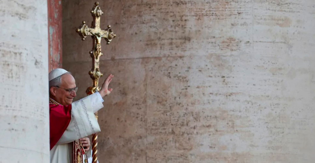 ¡DETALLES DE SU PRIMER DISCURSO! El papa León XIV pidió por la paz, recordó a Francisco y se ...