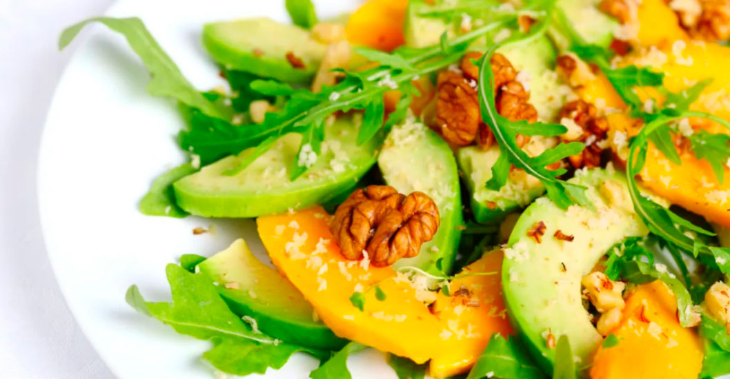 ¡COCINA AL MINUTO! Haz esta deliciosa ensalada de nueces, aguacate y ...