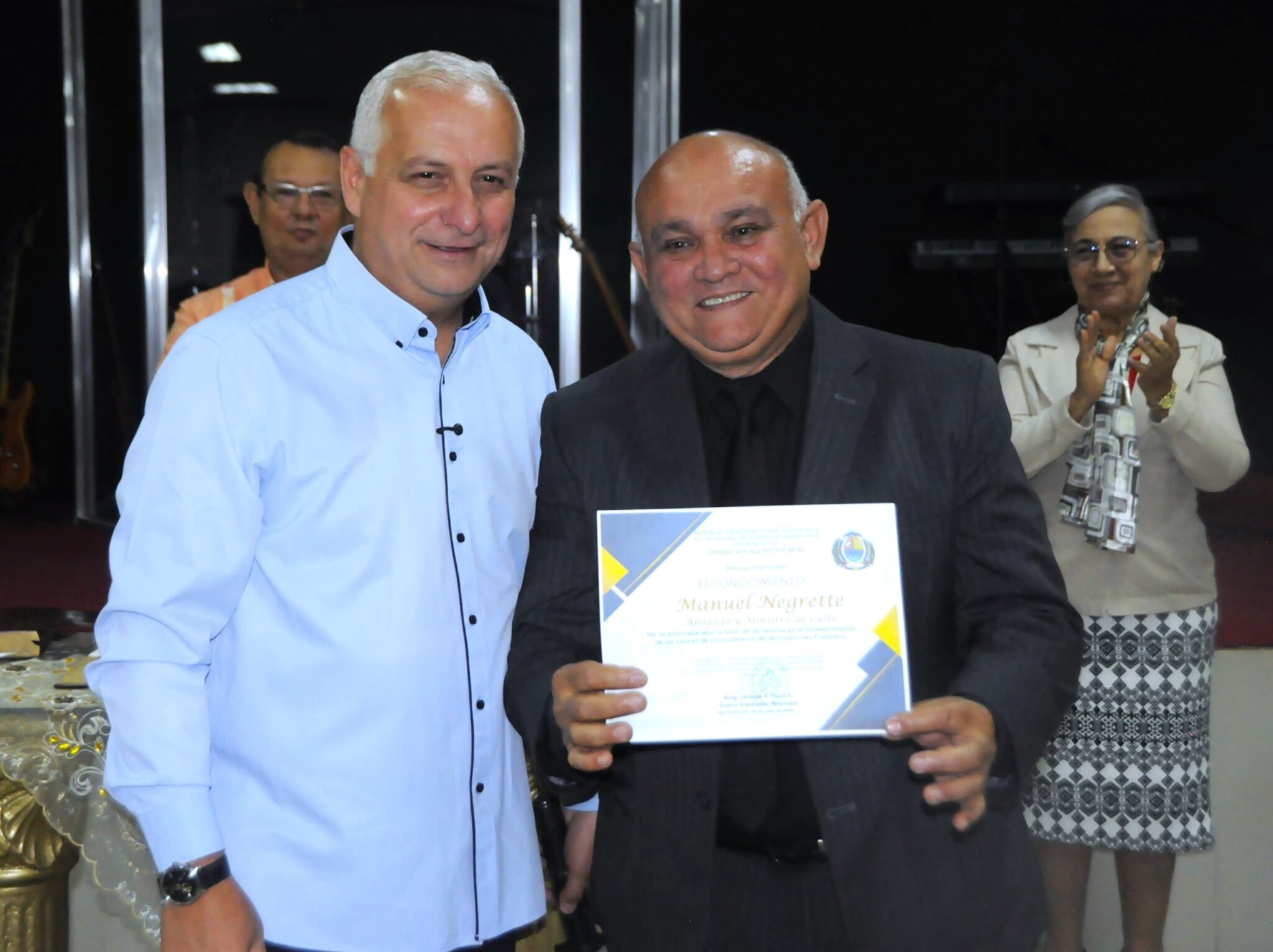 ¡CON LA FE POR DELANTE! Alcalde Gustavo Fernández visita la Iglesia ...