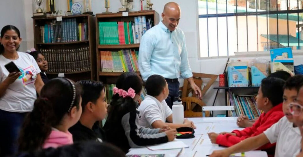 ¡ATENCIÓN PADRES Y REPRESENTANTES! Las clases iniciarán el 12 de enero ...