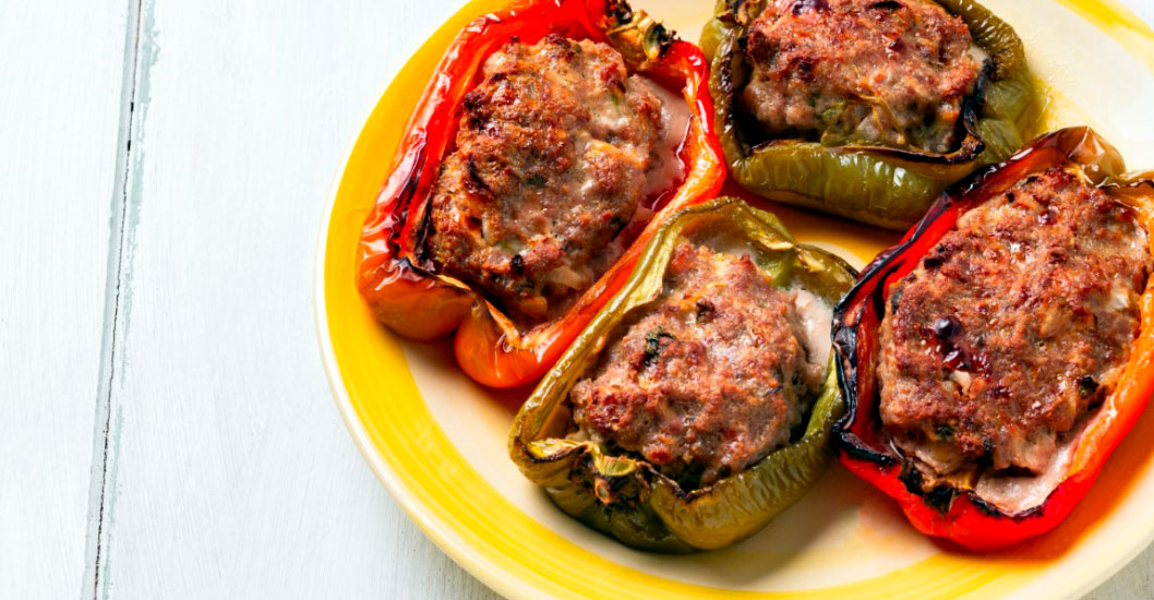 ¡COCINA AL MINUTO! Cómo hacer pimientos italianos rellenos con carne ...