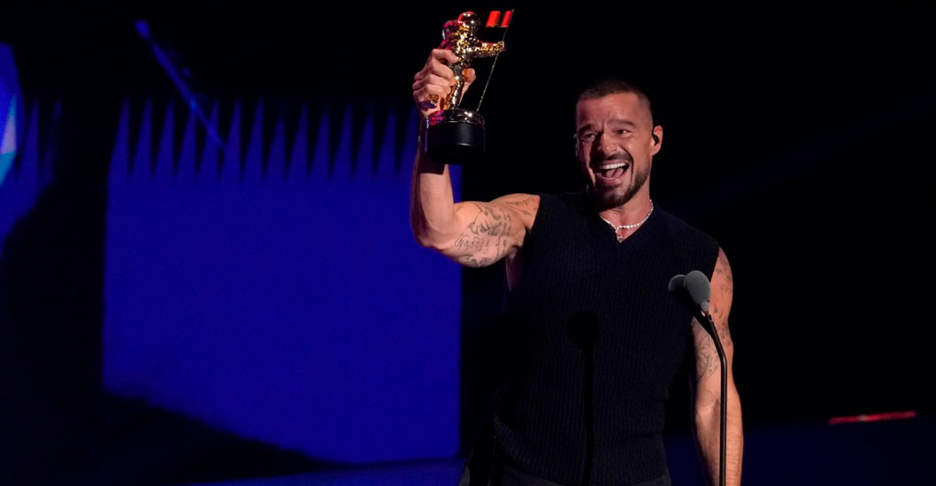 ¡RECONOCIENDO LA CULTURA LATINA! Ricky Martin recibió el primer Latin ...
