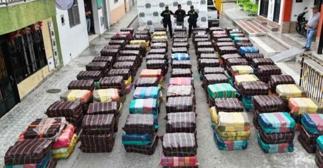 ¡DROGA PERTENECIENTE A LAS DISIDENCIAS DE LAS FARC! Incautan siete ...