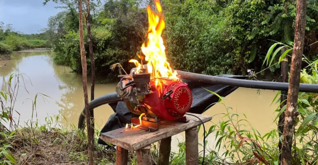 ¡OPERACIÓN DE LA POLICÍA! Colombia da golpe a la minería ilegal en ...