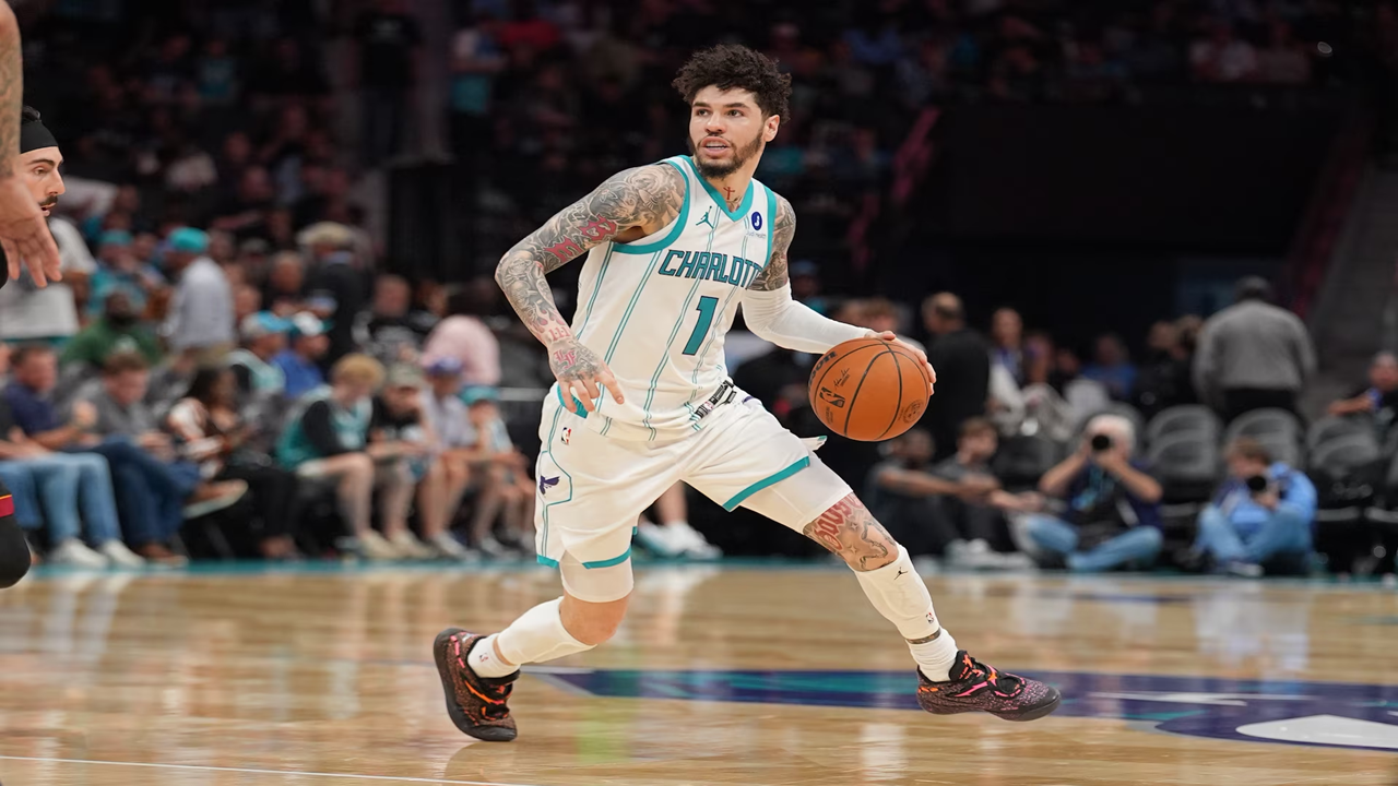 ¡FUERTE SANCIÓN! La NBA multa a LaMello Ball por incidentes en el juego ...