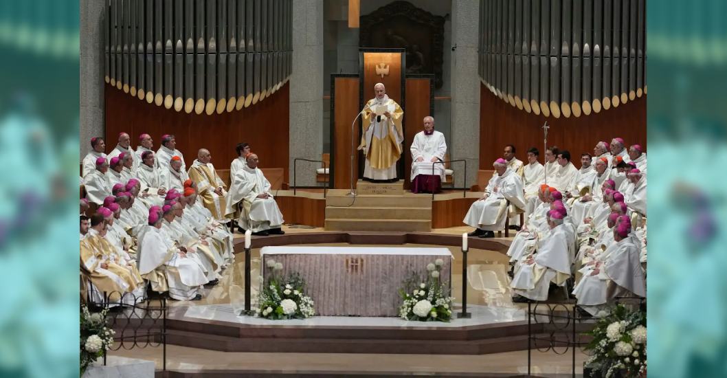 ¡SANTA MISA EN LA IGLESIA MÁS ALTA DEL MUNDO! La Sagrada Familia de ...