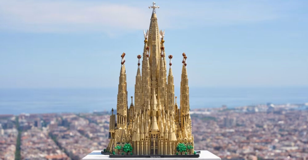 ¡HOMENAJE AL ARQUITECTO ANTONIO GAUDÍ! Lego lanza su set más grande ...